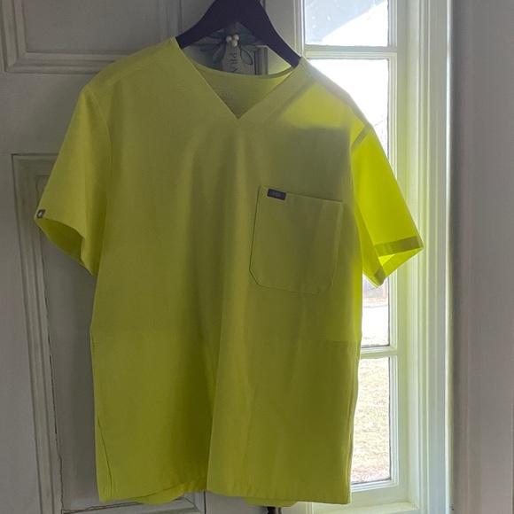 Figs | Shirts | Figs Mens Neon Yellow Scrub Set | Poshmark